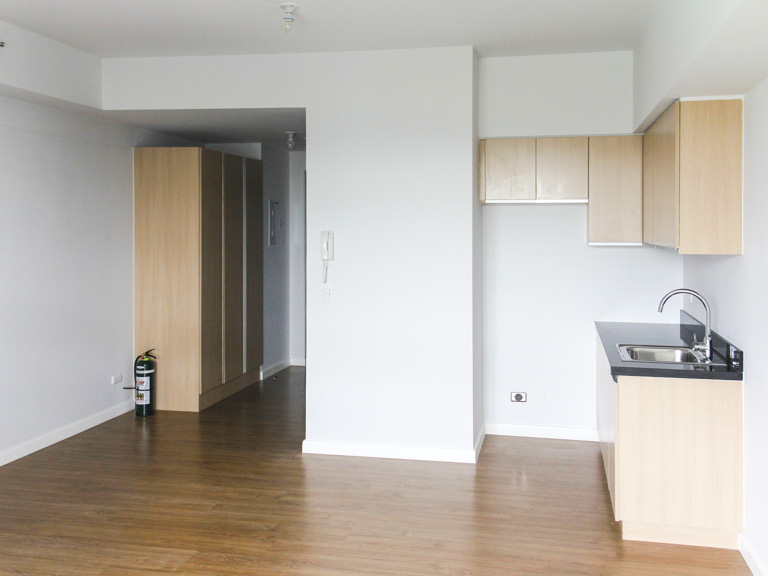 Studio apartment For Rent in Meranti at Serendra 2 (BGC)