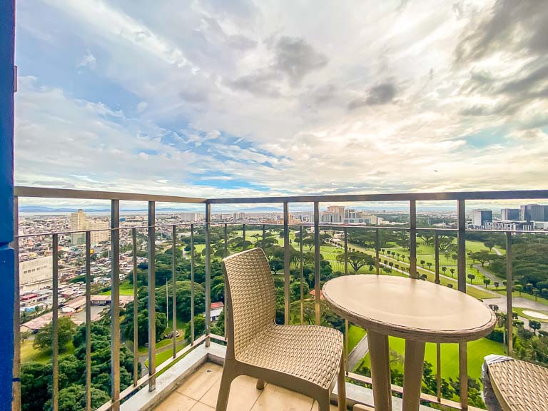 1BR condo unit for rent in Trion Towers - BGC