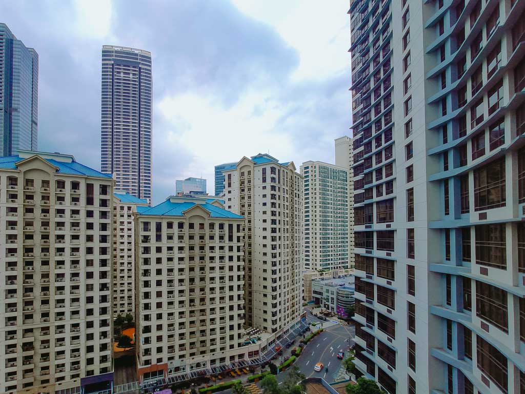 Studio type semi-furnished condo for rent in Bellagio Towers - BGC