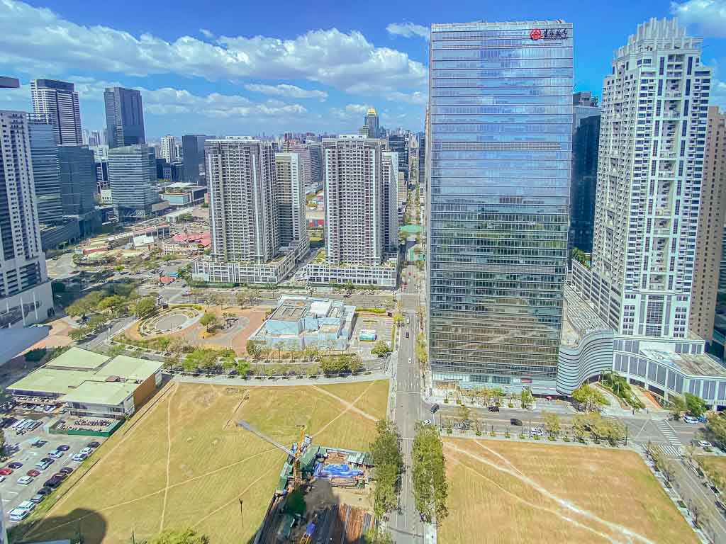 A One Bedroom Unit in The Trion Towers, TAGUIG, For Rent