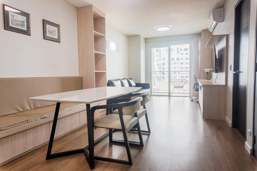 One bedroom condo for rent in Sequoia Serendra 2 - BGC