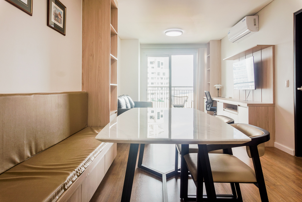 One bedroom condo for rent in Sequoia Serendra 2 - BGC