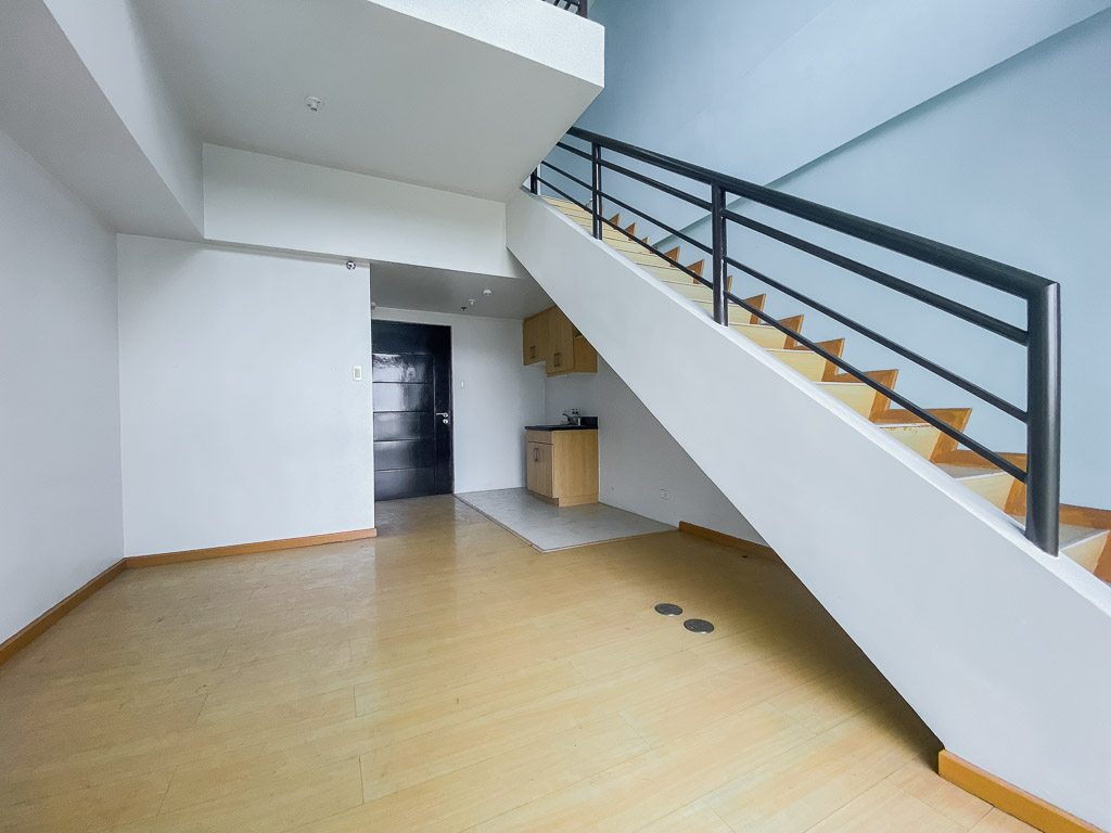 1BR loft type condo UF for rent in Avant at The Fort - BGC