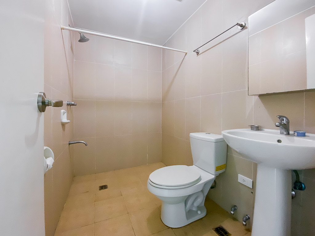 1BR loft type condo UF for rent in Avant at The Fort - BGC
