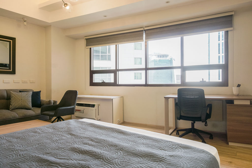 Studio condo for rent in The Icon Residences - BGC