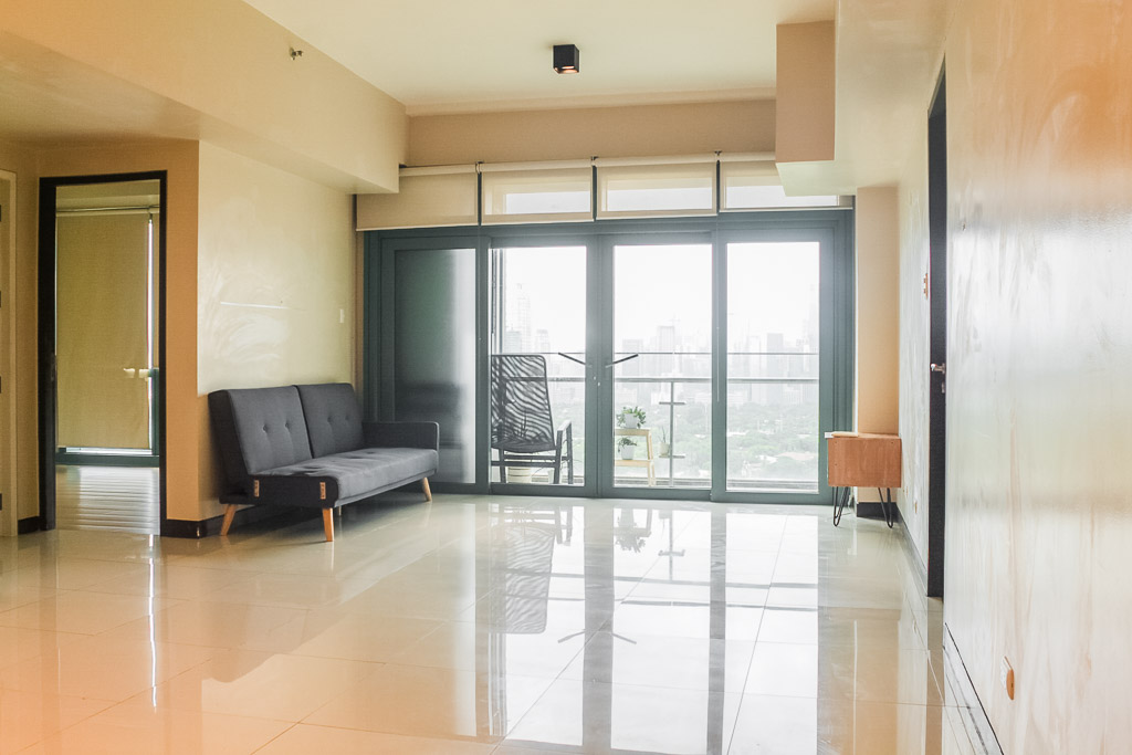 2BR condo For Rent in 8 Forbestown Road, BGC