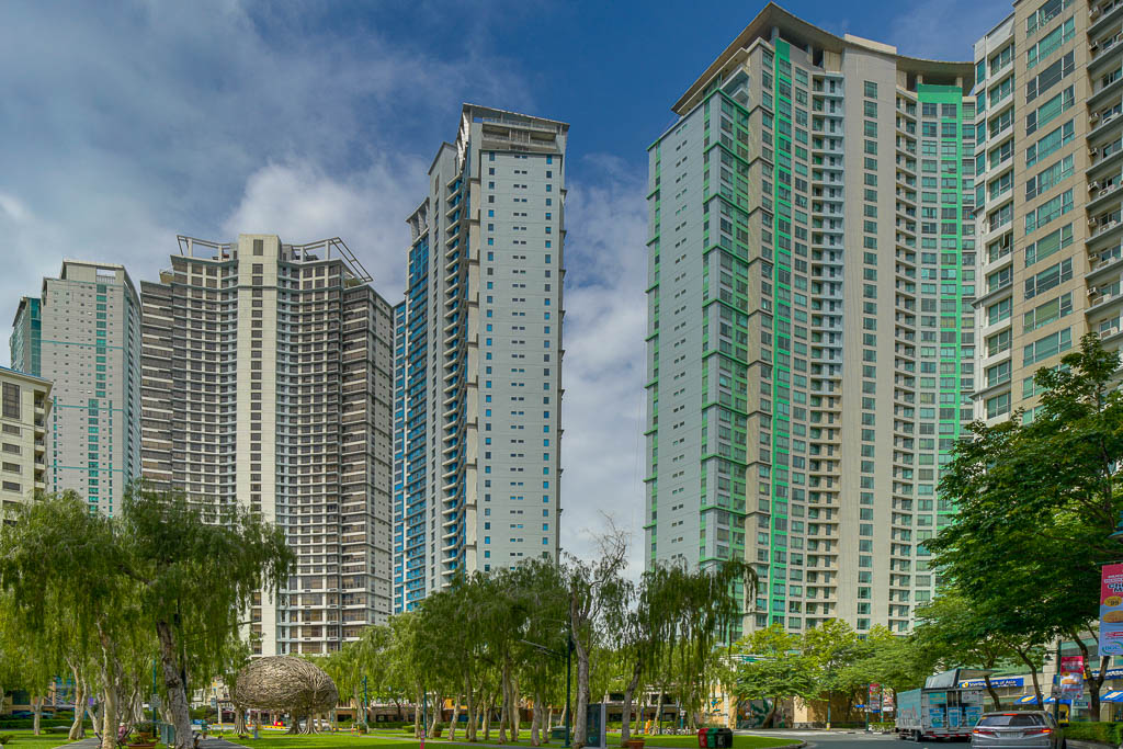 Studio condo apartment for rent in Bellagio Towers - BGC